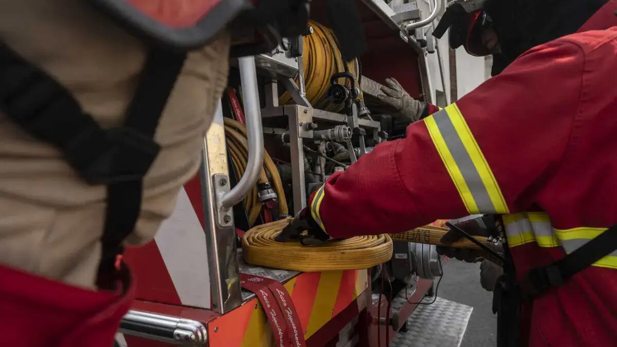 Quatro irmãos idosos morrem num incêndio na Grécia - JN