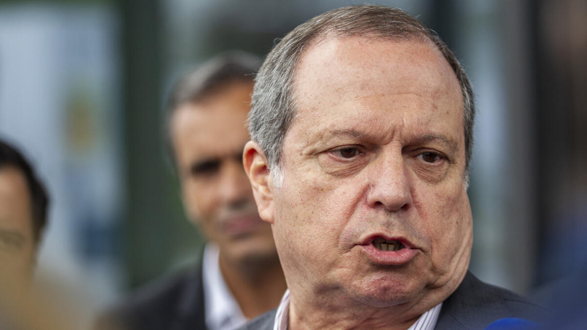 César apoia Seguro e pede concentração de votos na primeira volta - JN