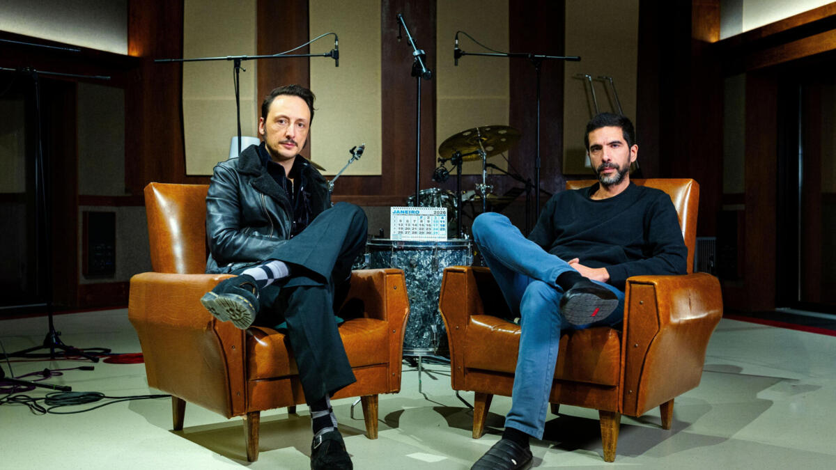 PZ revela "Álbum do família", disco conceptual que tem Samuel Úria como ...