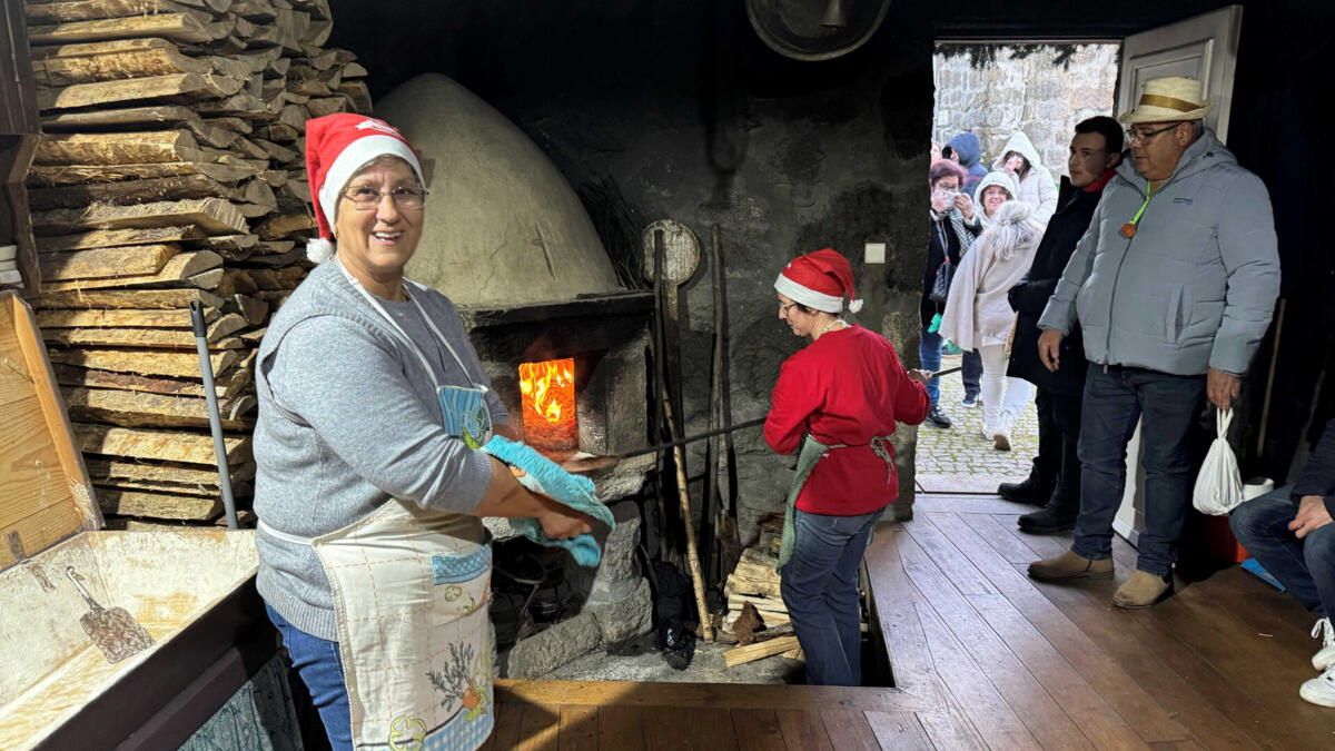 Gralheira: uma aldeia em Cinfães que sabe aproveitar o Pai Natal - JN