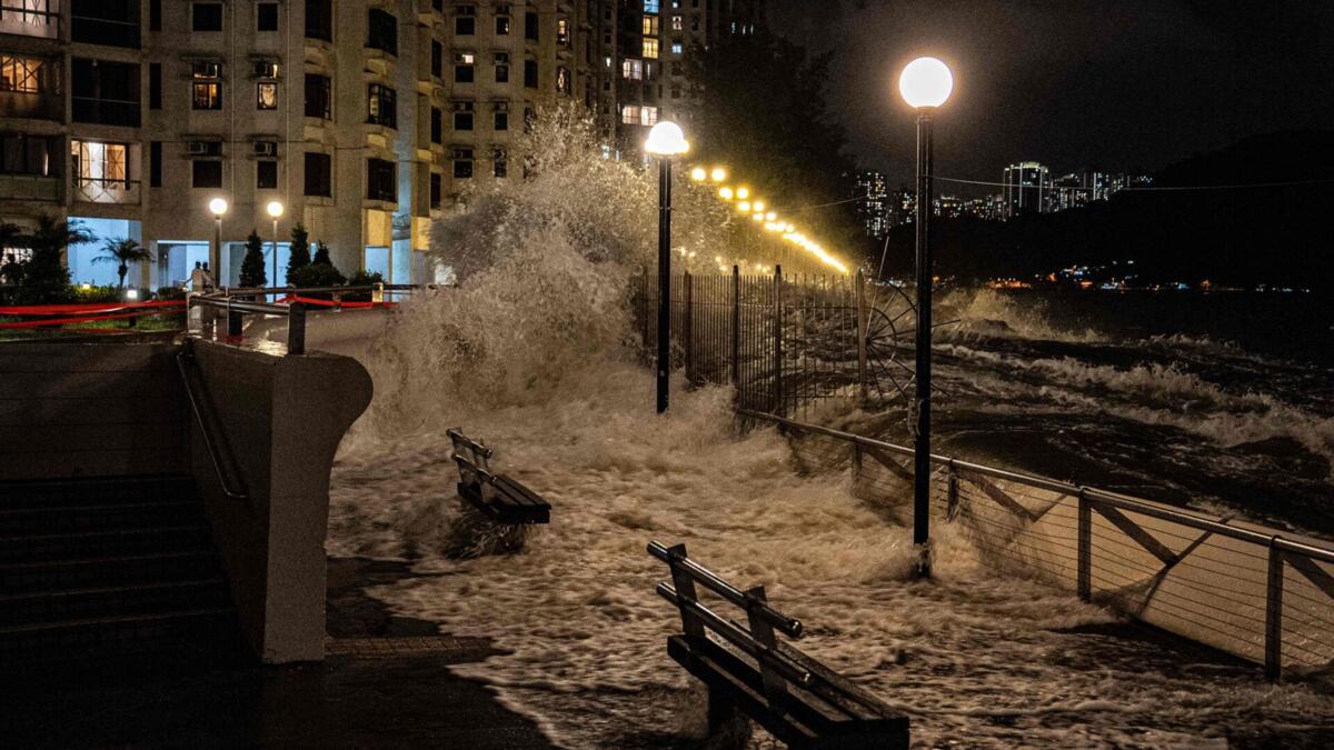 Macau eleva alerta para nível mais elevado com chegada do tufão Ragasa - JN