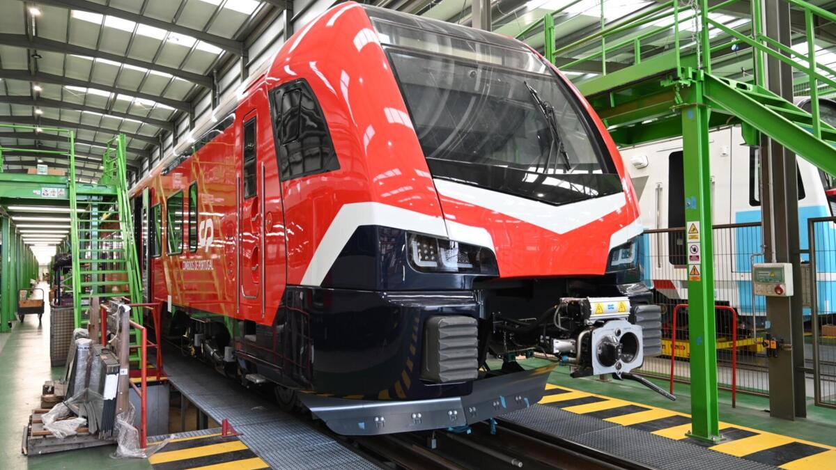 Já chegou a Portugal o primeiro dos 22 novos comboios da CP - JN
