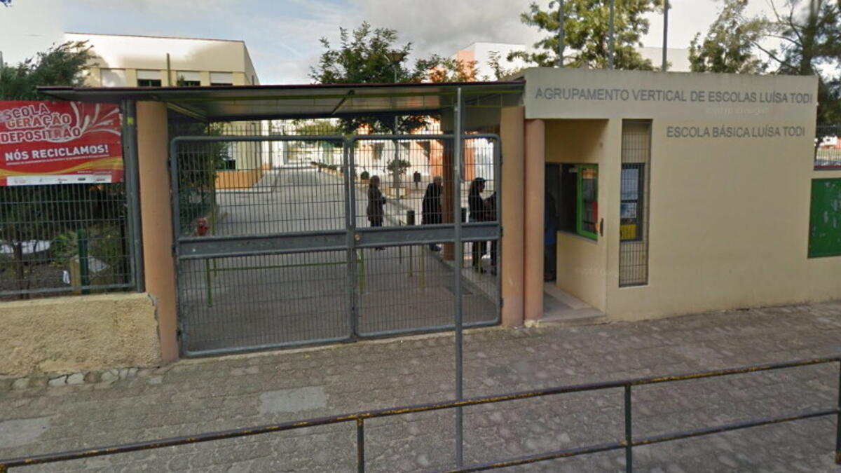 Funcionária agredida por mãe de aluna por causa das saídas e entradas ...