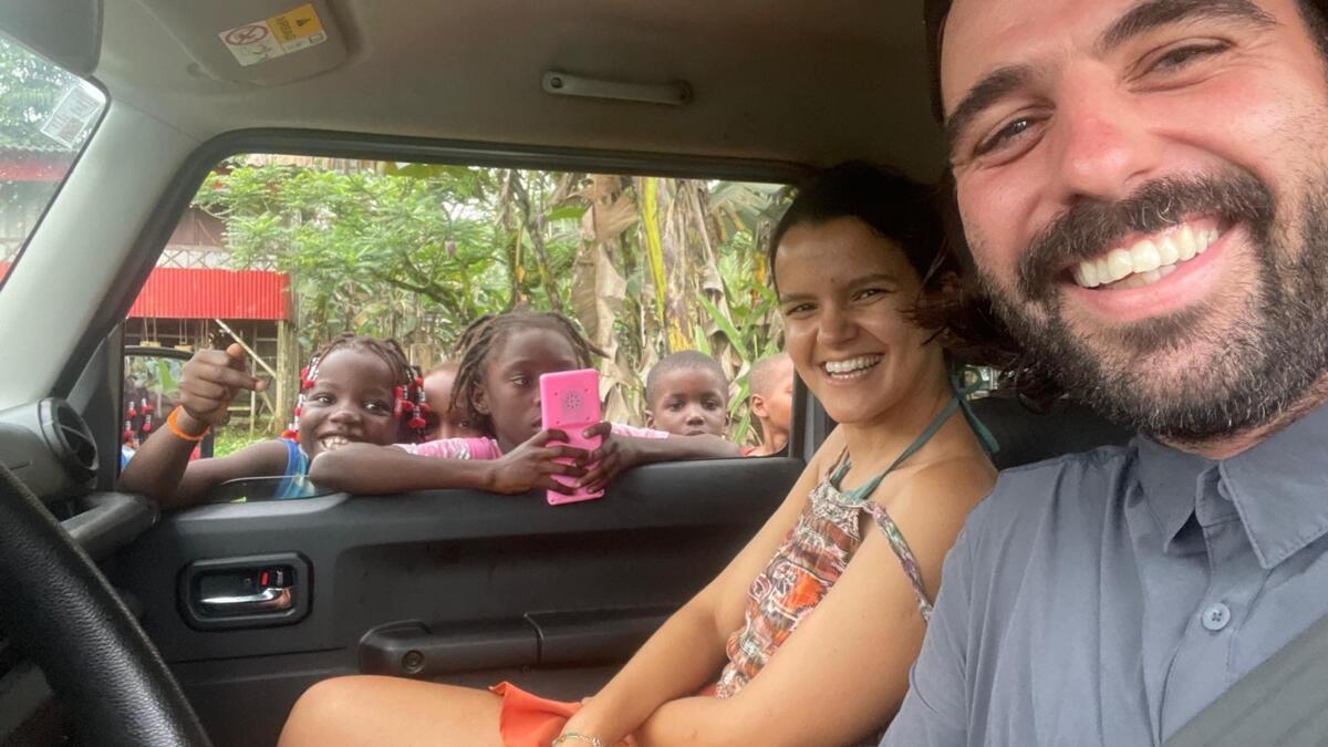 Dois mil quilómetros ao pedal para ajudar cães de rua em São Tomé - JN