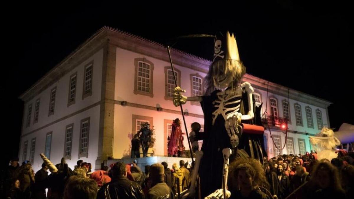 Cortejo infernal da morte e de mil diabos leva movida a Vinhais - JN