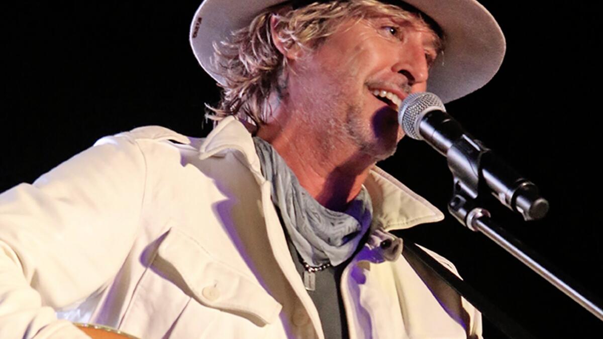 Morreu Charlie Colin, da banda Train, aos 58 anos após queda em casa - JN
