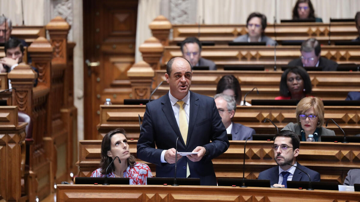 PS/Gondomar quer expulsão de Carlos Brás que avança como independente - JN