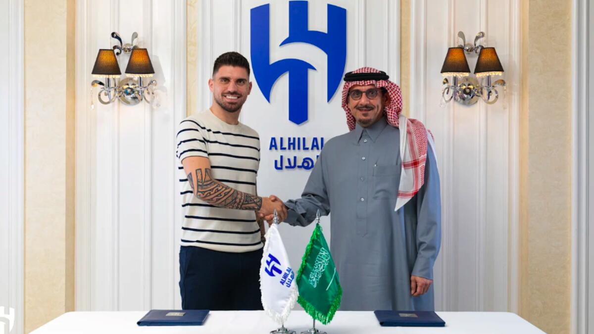 Rúben Neves prolonga ligação ao Al Hilal até 2029 - JN