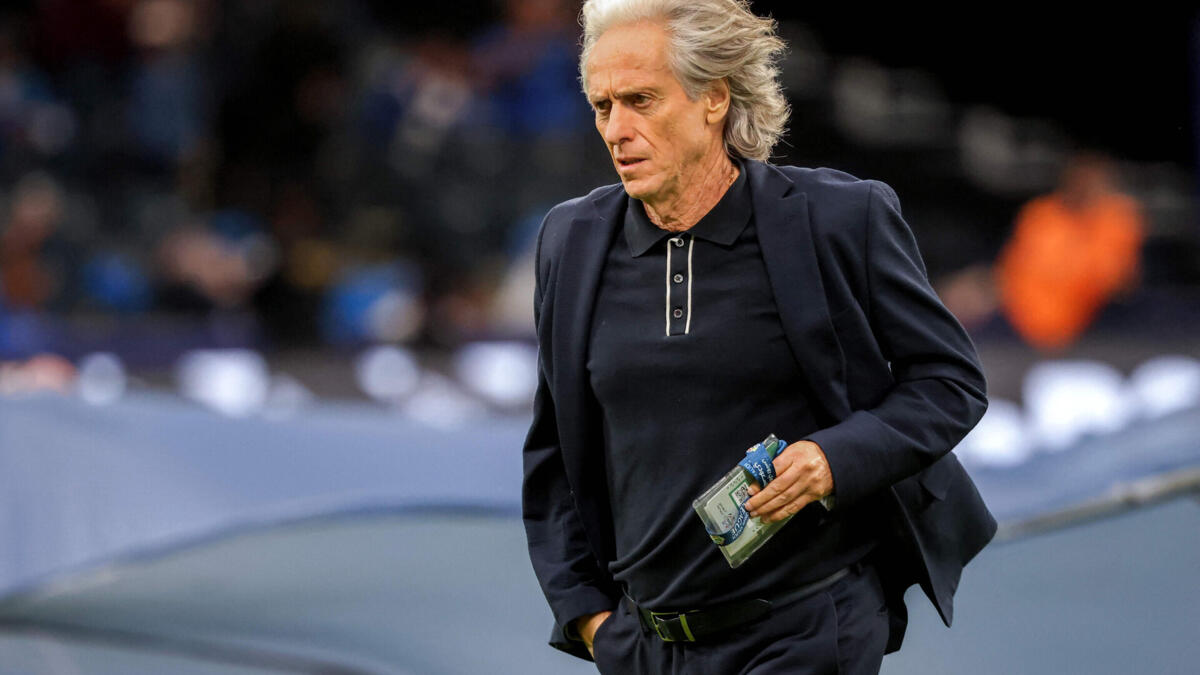 Jorge Jesus passa a ganhar 12 milhões de euros líquidos por ano - JN