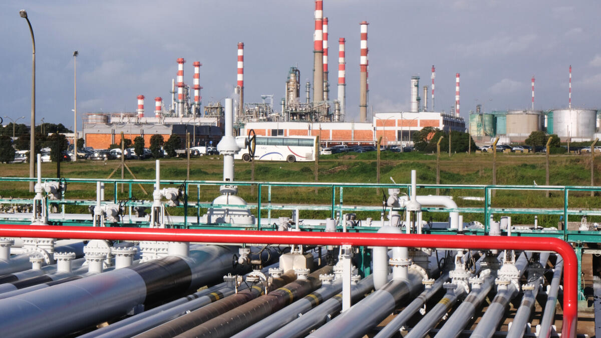 Tanques de combustível da Petrogal começam a ser demolidos em breve - JN