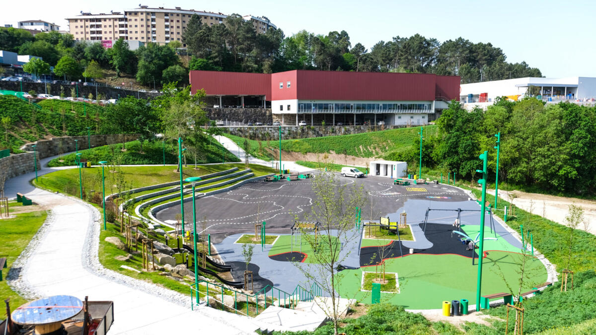 Parque Urbano inaugurado nos 50 anos do 25 de Abril com homenagem a ...