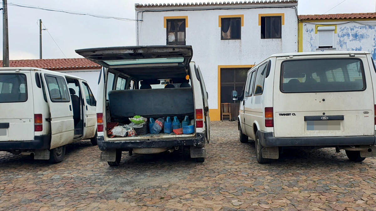 Megaoperação da PJ contra o tráfico humano com 28 detidos no Alentejo - JN