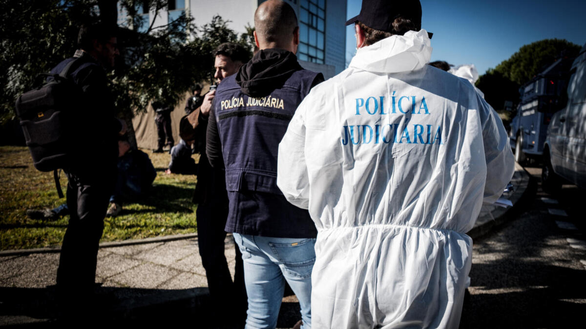 Homem enterrou a mãe no quintal na Póvoa de Lanhoso - JN