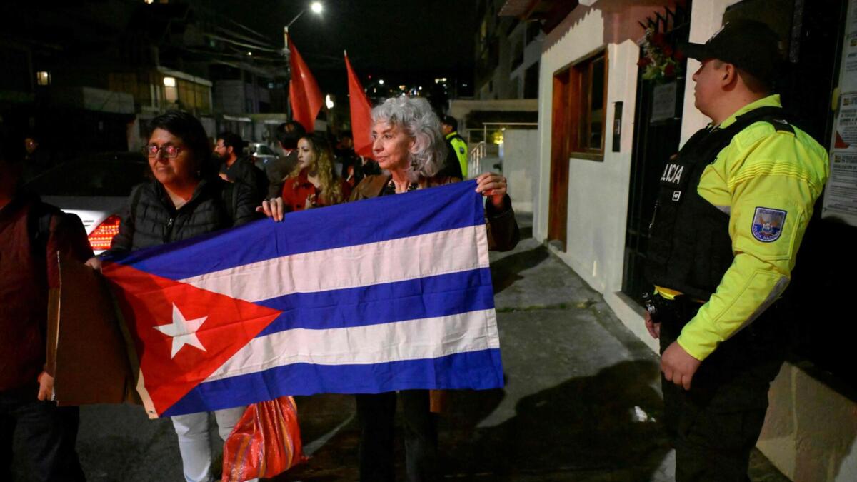 Trump diz que queda de Cuba vai ser "a cereja no topo do bolo" - JN