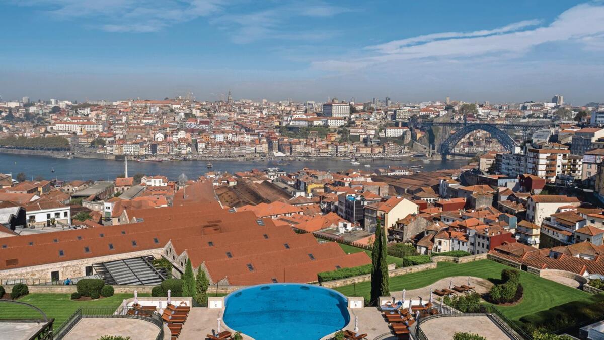 Câmaras do Porto e Gaia querem ponte pedonal no Douro pronta em 2029 - JN