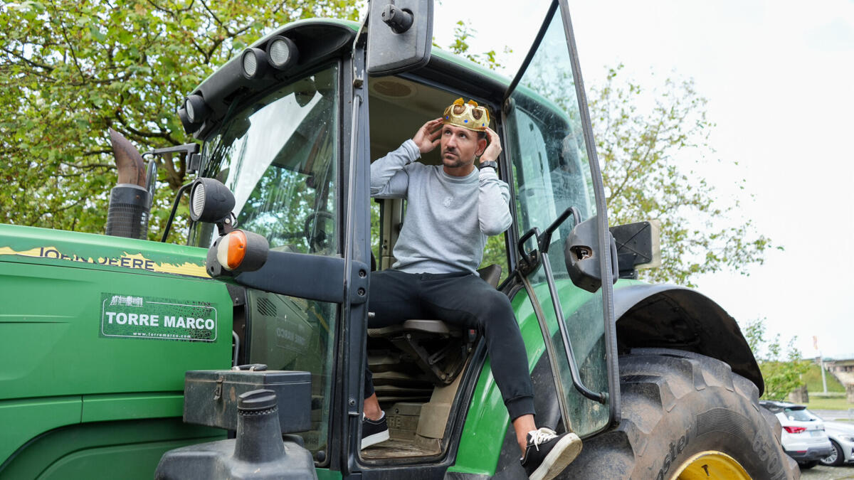 Ukra chegou de trator ao treino do Rio Ave - JN