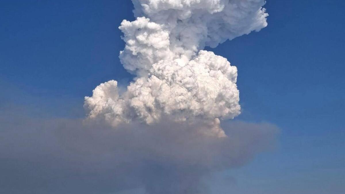 Pirocúmulo: nuvem vertical densa formada durante incêndio em Sabrosa - JN