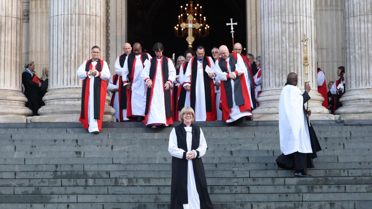 Sarah Mullally torna-se a primeira mulher a liderar Igreja da ...