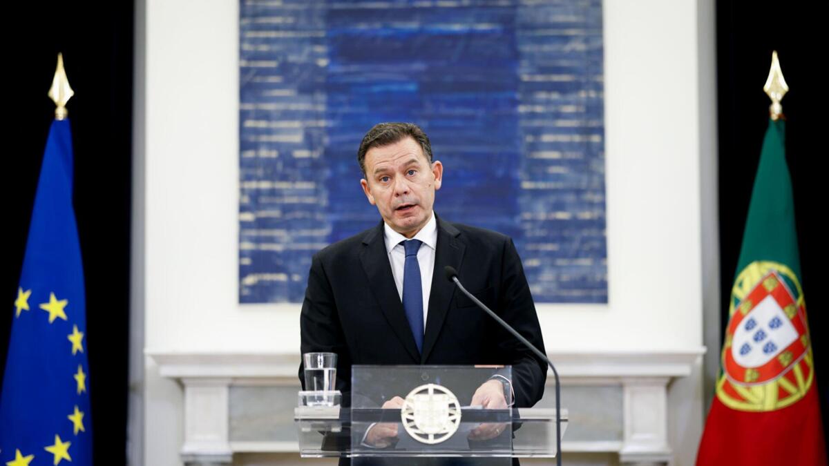 Governo anuncia 2,5 mil milhões de euros em apoios para famílias e ...
