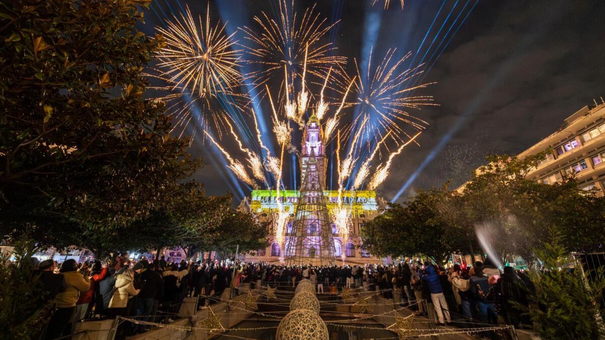 Milhares encheram o salão de festas do Porto para receber 2026 - JN