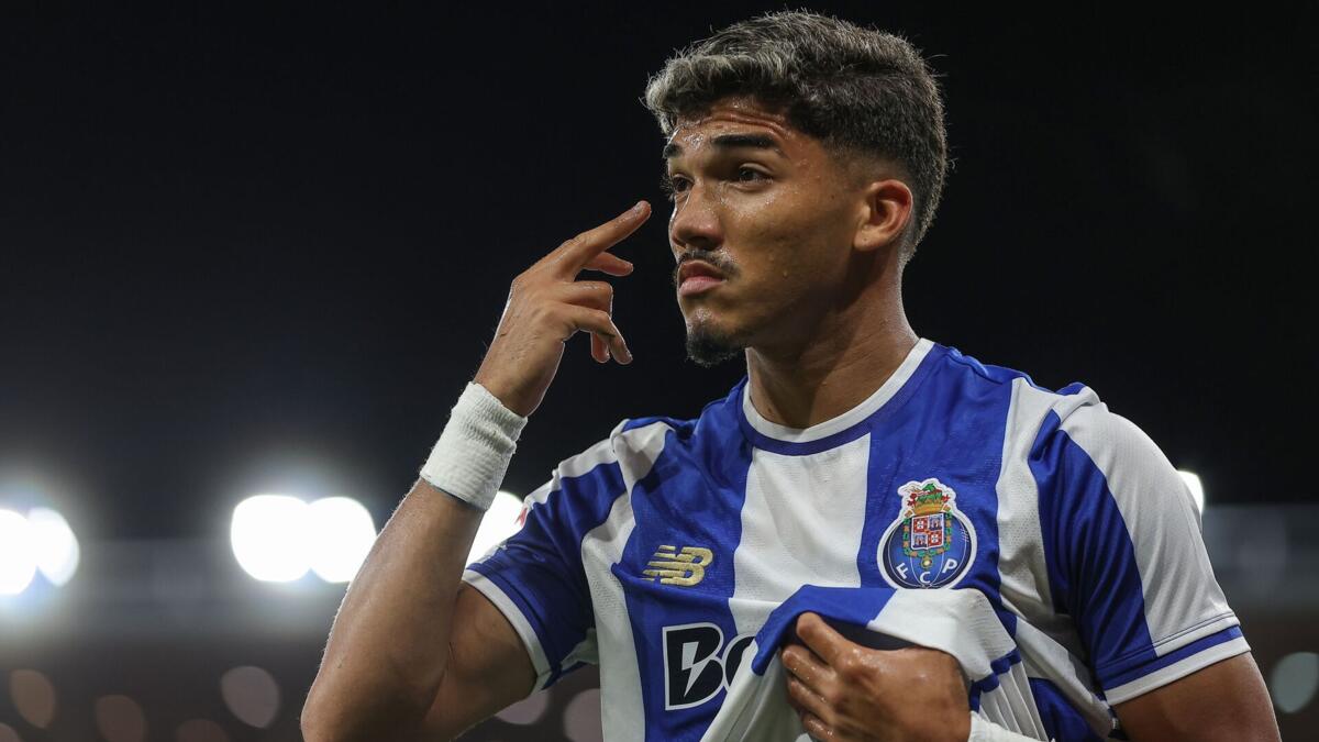 William Gomes substitui Pepê no onze do F. C. Porto para o duelo com o ...