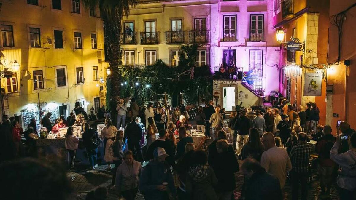 Caixa Alfama: fado desgarrado pelas ruas de Lisboa - JN