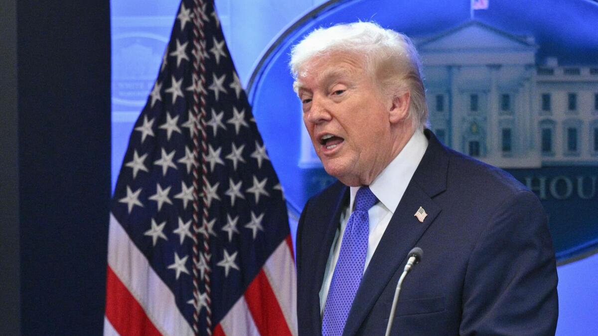 Trump: "Anuncio oficialmente a guerra contra a fraude" - O Jogo