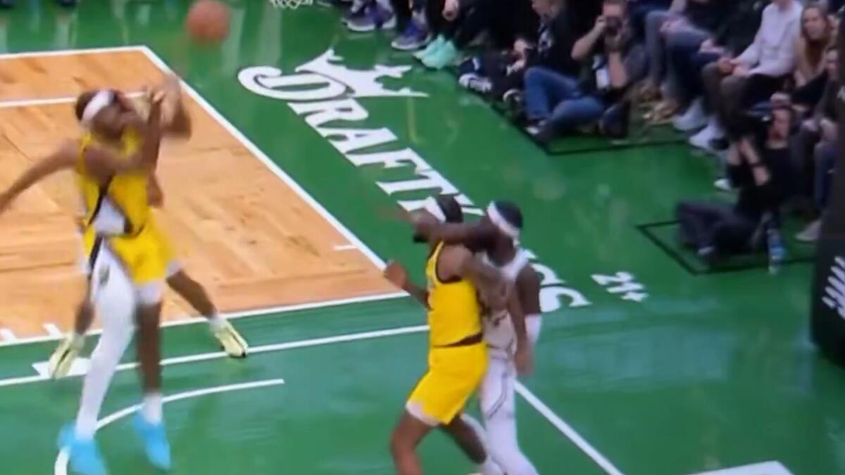 "Isaiah Jackson é cotovelado pelo Queta, espero que a Liga analise o ...