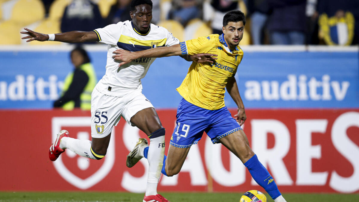 Ibrahima Ba ganha fôlego nas opções para a defesa do Famalicão - O Jogo