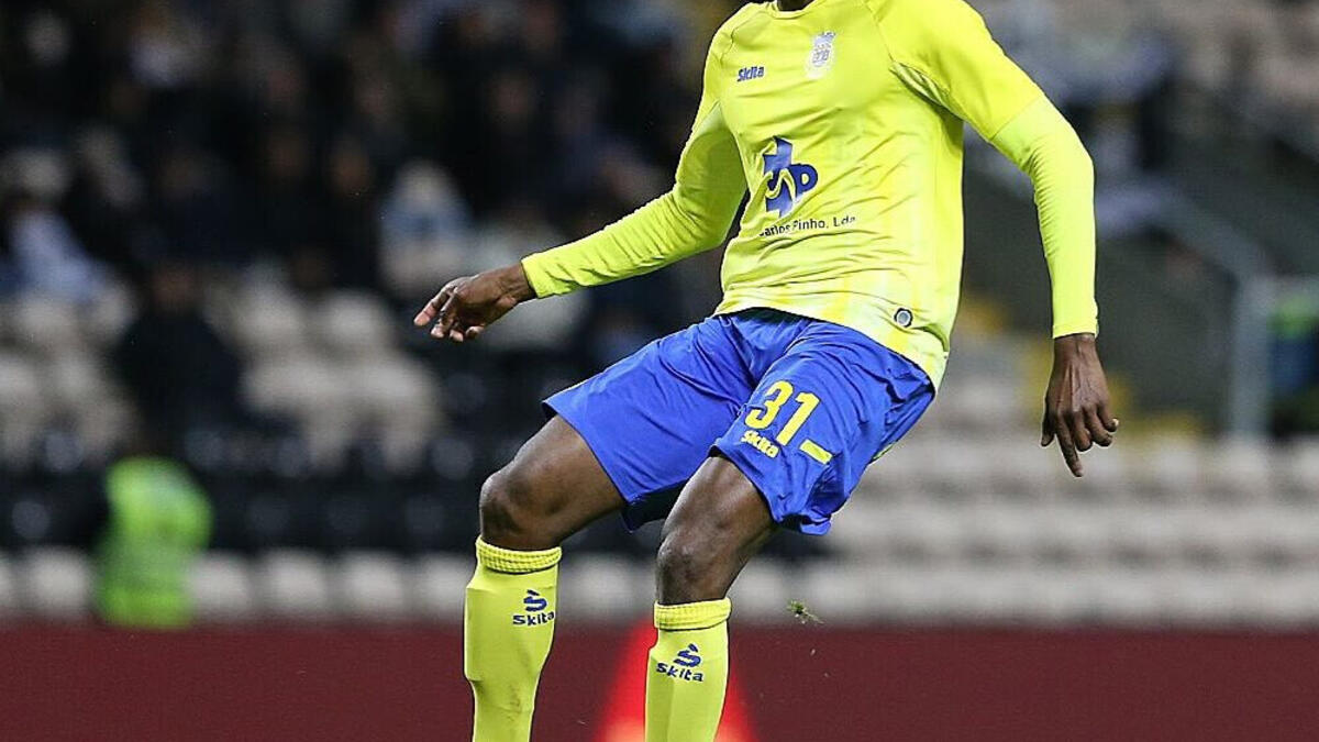 Arouca: Loum encaminhado para acertar com o Gijón - O Jogo