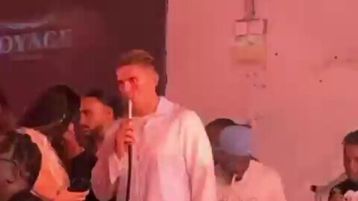 Gyokeres filmado a fumar shisha em discoteca de Lisboa. Ora veja - O Jogo