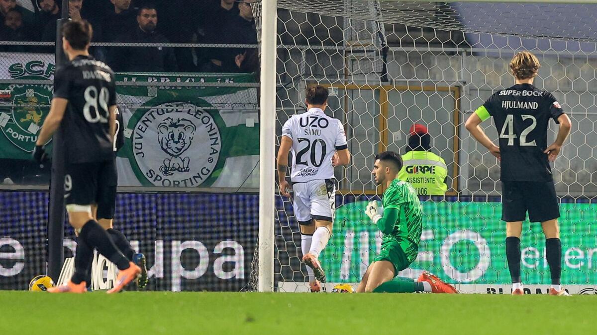 Frango de Rui Silva no V. Guimarães-Sporting. Veja o golo - O Jogo