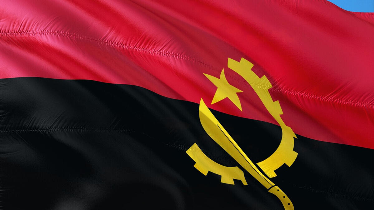Localizada vala comum em Angola com 500 restos mortais de possíveis ...