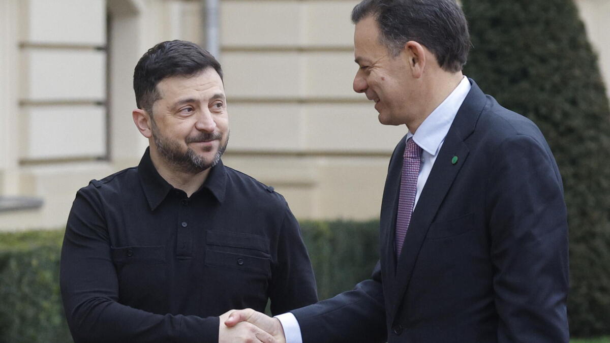 Montenegro levou afetos aos três poderes ucranianos. Regressa com ...