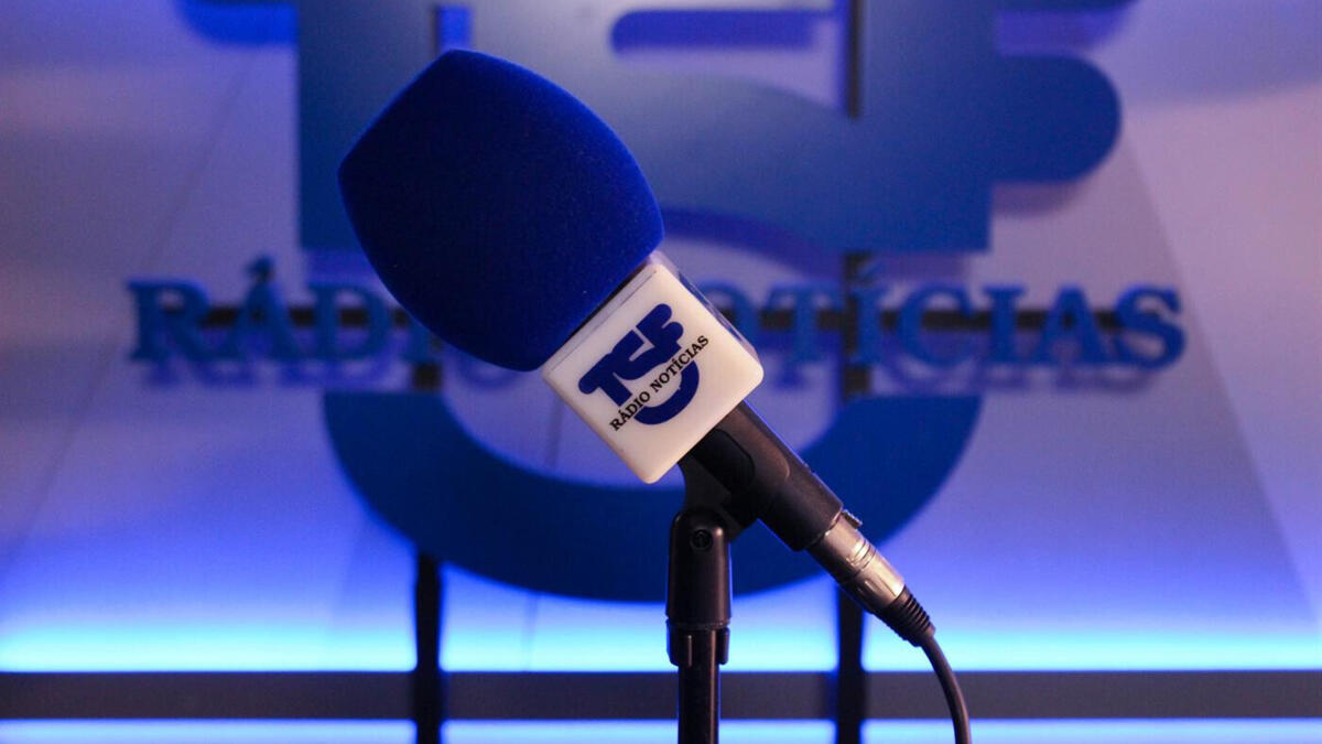 Uma Rádio duas emissões: futuro do país e do Benfica decide-se hoje ...